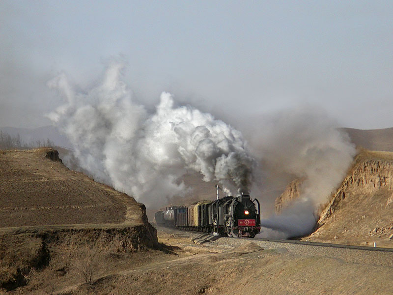 QJ 6773 and 7049 approach summit 1 22-4-04